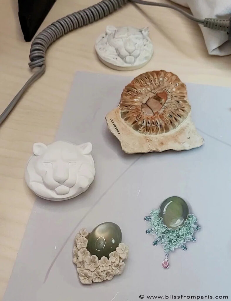 CARTIER CREATES MODERN DESIGNS WITH THE ART OF GLYPTICS – GBM